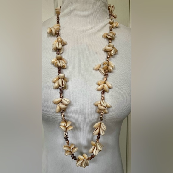 Hand Crafted | Jewelry | New Vtg Hand Created Cowry Shell Lei Necklace ...